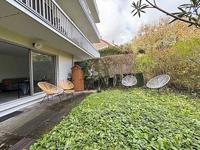 Appartement à louer - Porte Jaune, Garches - 1 pièce