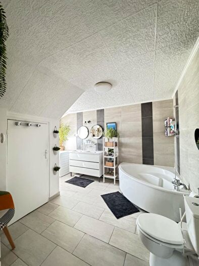Appartement 3 pièces à Décines-Charpieu, La Soie Montaberlet, à vendre
