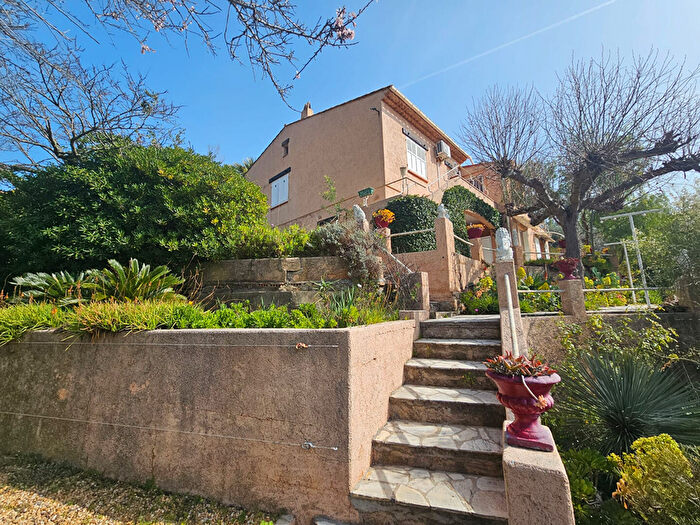 Maison à vendre - Saint-Raphaël, Agay - 8 pièces - 6 chambres