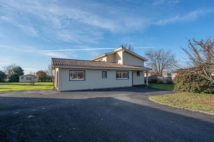 Maison à vendre - Cubzac-les-Ponts - 6 pièces - 5 chambres