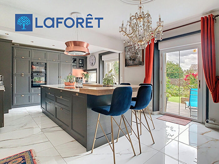 Maison à vendre - Pontivy, Centre-ville, Blavet - 7 pièces - 6 chambres