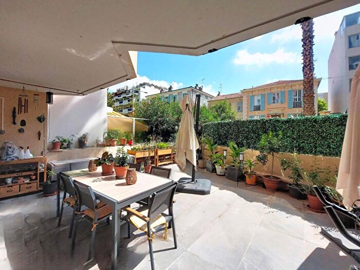 Appartement 5 pièces à Nice, Poètes, à vendre