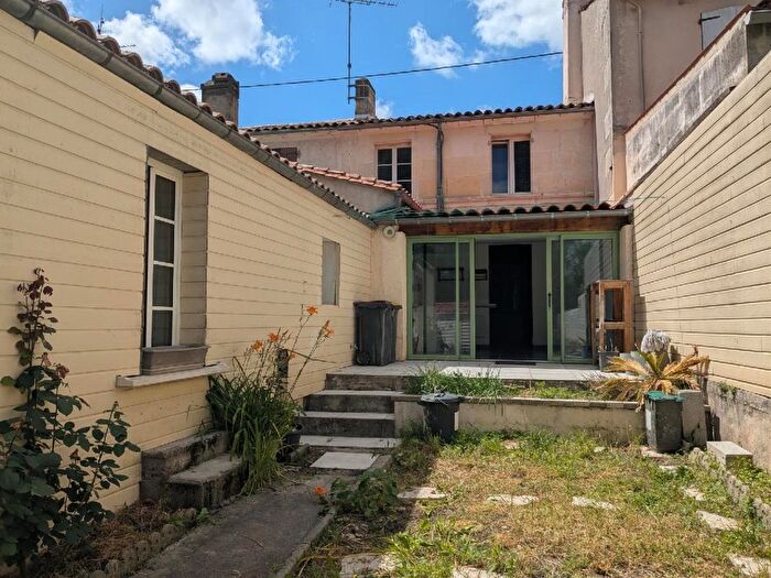 Maison 3 pièces à Cognac, Saint-Jacques, à vendre