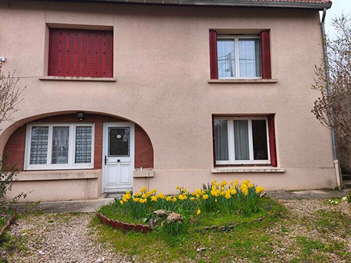 Maison à louer - Ussy-sur-Marne - 4 pièces - 3 chambres