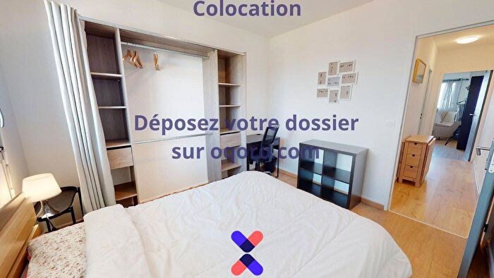 Appartement à louer - Les Minguettes-Charles Perrault, Vénissieux - 6 pièces - 5 chambres