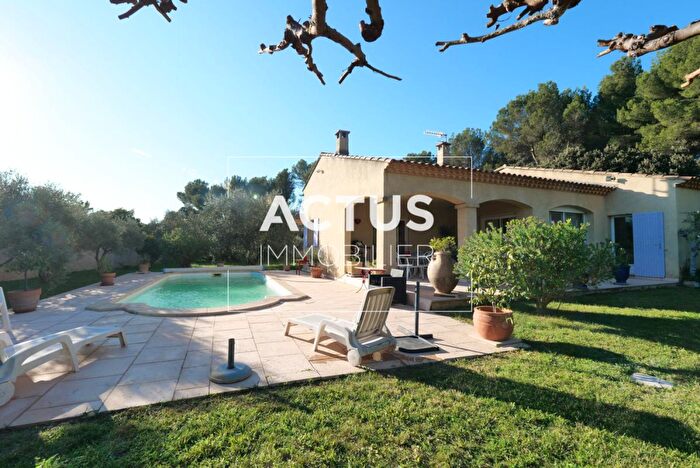 Maison à vendre - Pélissanne - 6 pièces - 5 chambres