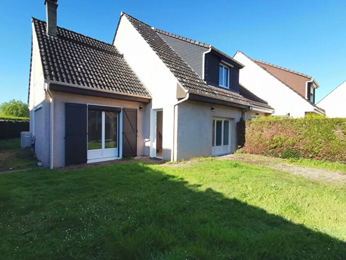 Maison à louer - Angerville-la-Campagne - 5 pièces - 4 chambres