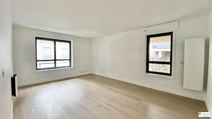 Appartement à louer - Paris ème arrondissement - 4 pièces - 3 chambres