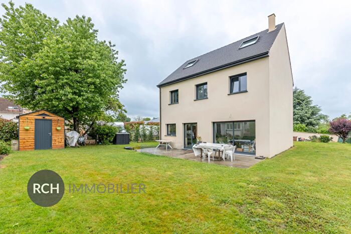 Maison 6 pièces à vendre à Montfort-lAmaury