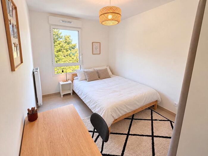 Appartement 1 pièce à Massy, Villaine, Bièvre, Poterne, à louer