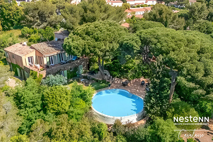 Maison à vendre - Cavalaire-sur-Mer, Pierrugues, Mannes, Canissons - 14 pièces - 10 chambres