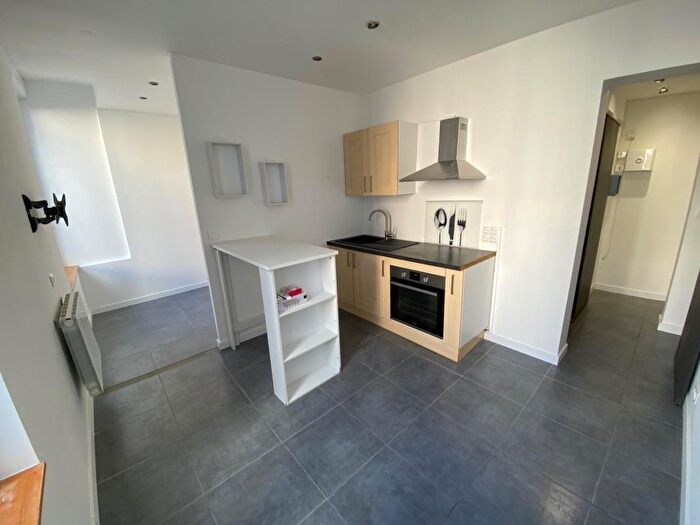 Appartement à vendre - Nîmes, Carmes - 1 pièce