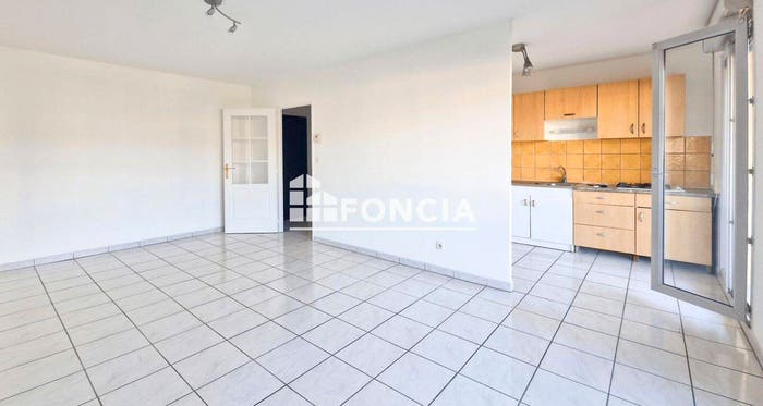 Bourg Nord-Chamfeuillet, Moirans : Appartement 2 pièces à louer