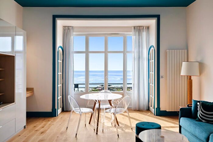 Appartement à vendre - Biarritz, Saint-Charles, Phare, Larochefoucauld - 1 pièce