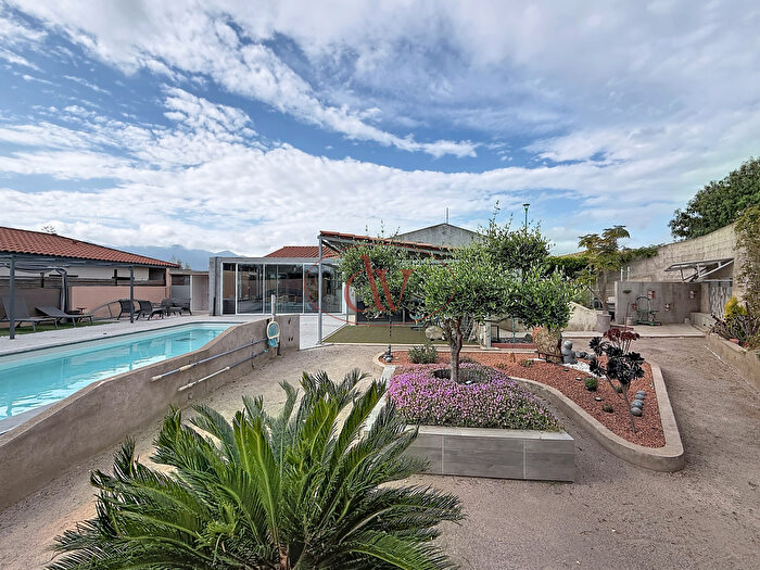 Maison à vendre - Banyuls-dels-Aspres - 5 pièces - 4 chambres
