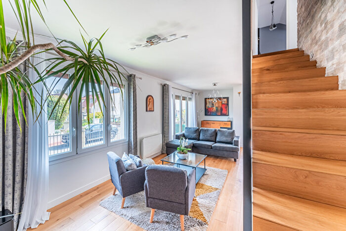 Le Pecq, Cité - Maison 6 pièces à louer
