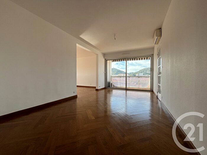 Appartement à louer - Alès, Centre-ville - 3 pièces - 1 chambre