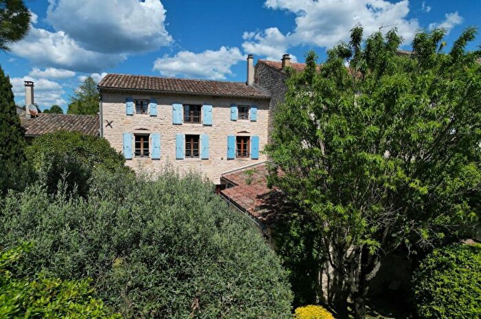 Maison à vendre - Barjac - 6 pièces - 5 chambres