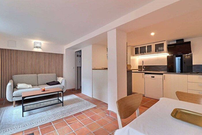 Appartement à louer - Télégraphe-Pelleport Saint Fargeau, Paris ème arrondissement - 4 pièces - 4 chambres