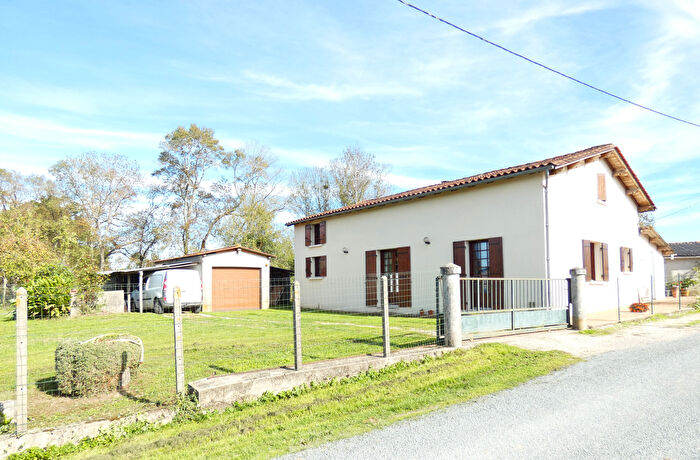 Maison à vendre - Saint-Privat-des-Prés - 6 pièces - 4 chambres