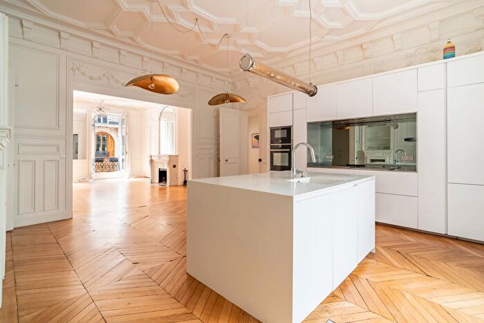 Appartement 5 pièces à Paris 8ème, Mairie, à vendre