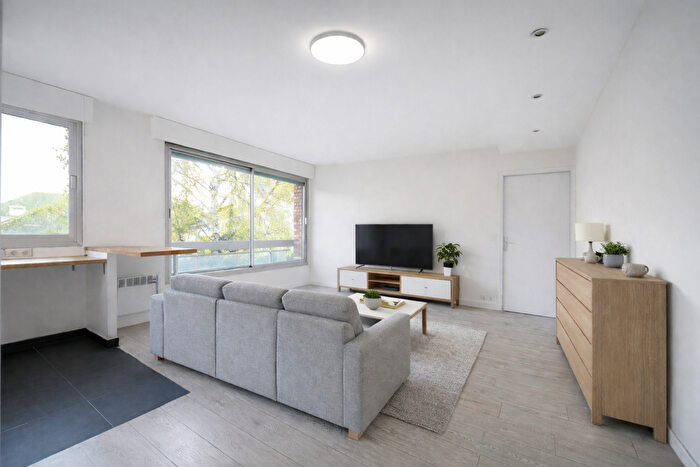 Appartement à vendre - Antony, Croix de Berny - 2 pièces - 1 chambre