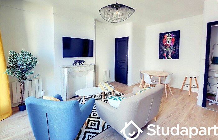 Appartement à louer - Le chapitre, Marseille er arrondissement - 1 pièce - 2 chambres