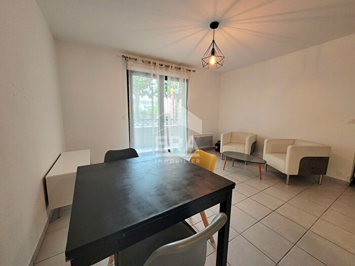 Appartement 3 pièces à Pau, Centre-ville, à louer
