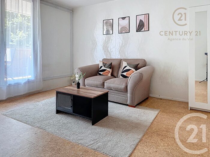 Appartement 1 pièce à louer à Champs-sur-Marne, Cité Descartes