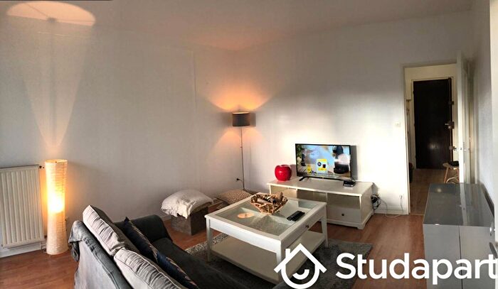 Appartement à louer - Centre Ville, Mérignac - 1 pièce - 4 chambres