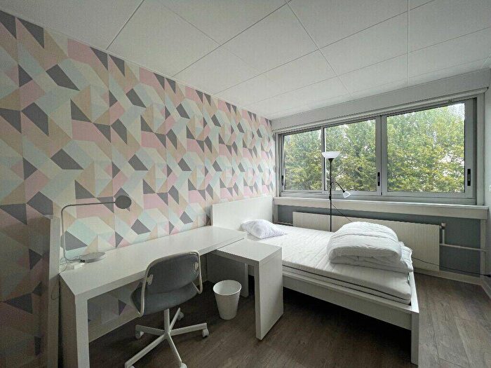 Appartement à louer - Montet-Octroi, Vandoeuvre-Lès-Nancy - 5 pièces - 4 chambres