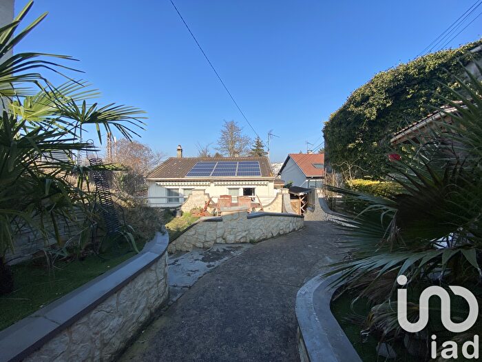 Maison à vendre - Massy, Pileu, Graviers, Vilmorin, Square de Clos de Villaine - 5 pièces - 3 chambres