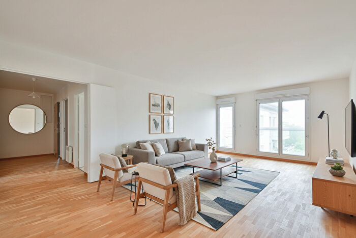 Appartement 4 pièces à vendre - Suresnes, Carnot, Gambetta