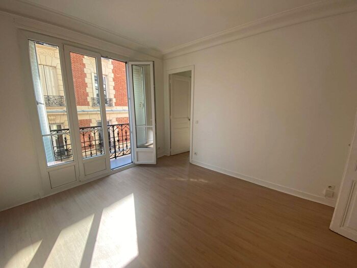 Appartement 3 pièces à Deroulede-Leclerc-Albert, Bois-Colombes, à louer
