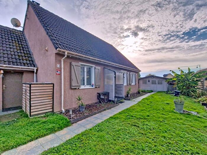 Maison à vendre - Étrépagny - 4 pièces - 3 chambres