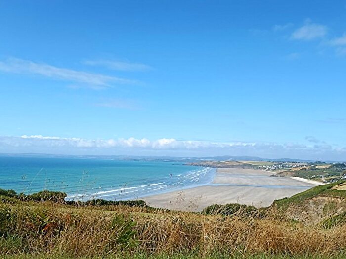 Maison à vendre - Douarnenez - 7 pièces - 5 chambres