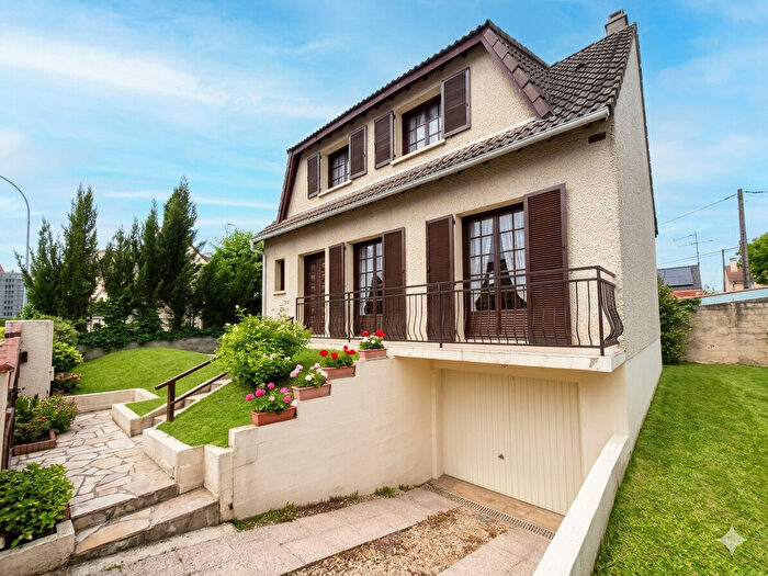 Maison 4 pièces à Le Blanc-Mesnil, Nord, à vendre