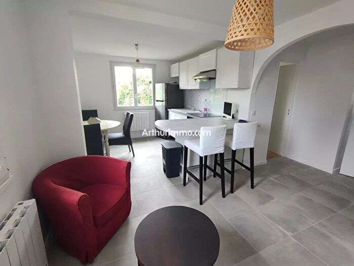 Appartement à louer - Sucy-en-Brie, Petit Val, Côte - 2 pièces - 1 chambre