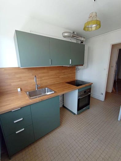 Monthieu-Saint François, Saint-Étienne : Appartement 3 pièces à louer