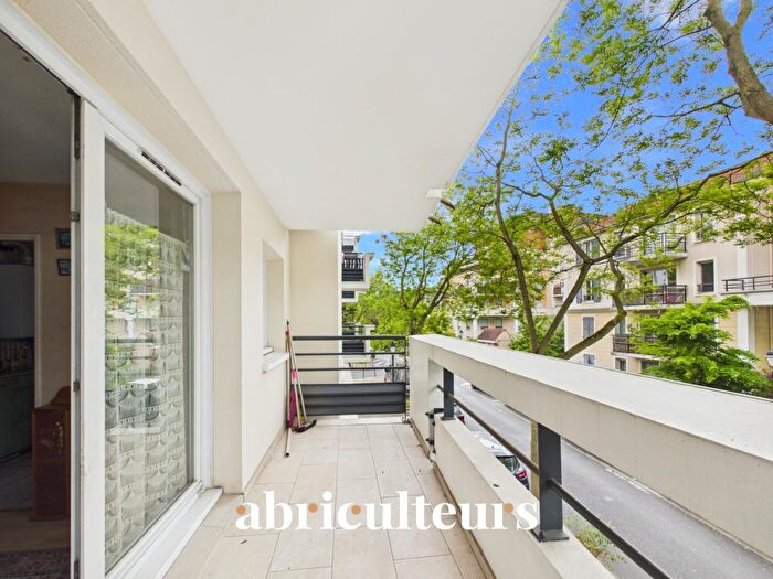 Villeneuve-la-Garenne, Est : Appartement 2 pièces à vendre