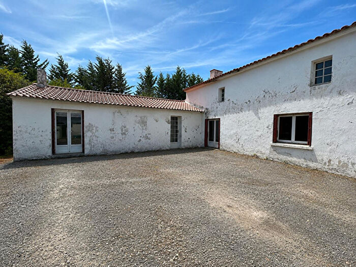 Maison 6 pièces à Challans, Route de Cholet, Route de la Roche-sur-Yon, à vendre