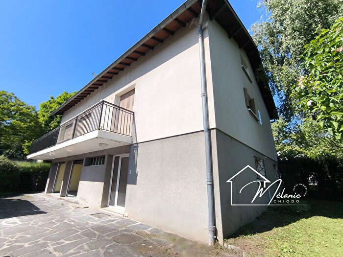 Maison à vendre - Les Martres-de-Veyre - 7 pièces - 5 chambres