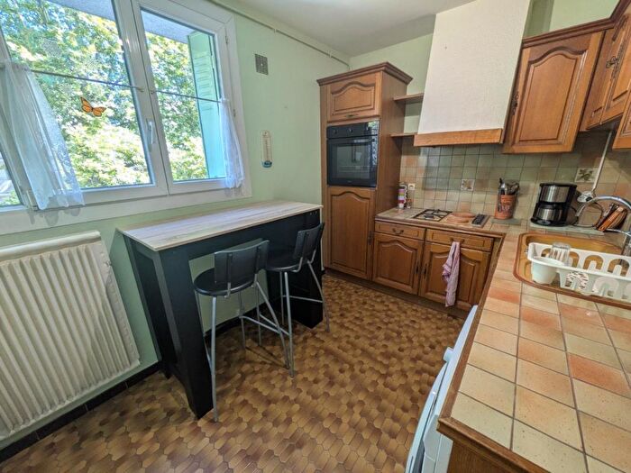 Appartement 4 pièces à Grenoble, Abbaye, Jouhaux, à louer