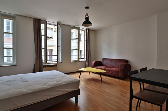 Appartement à louer - Troyes, Cathédrale - 1 pièce - 1 chambre