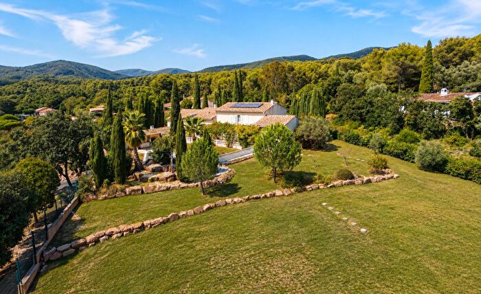 Maison 7 pièces à vendre - Solliès-Pont
