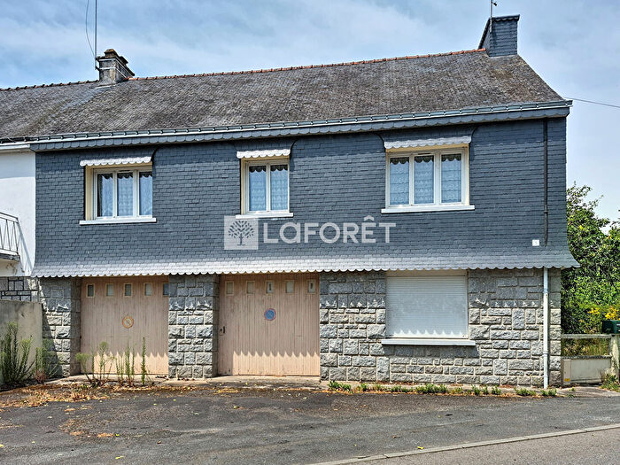 Saint-Malo-des-Trois-Fontaines : Maison 5 pièces à vendre