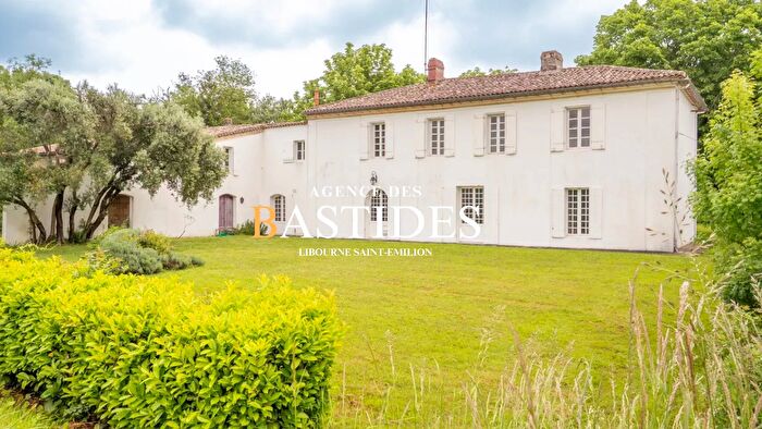 Maison à vendre - Arveyres - 9 pièces - 5 chambres