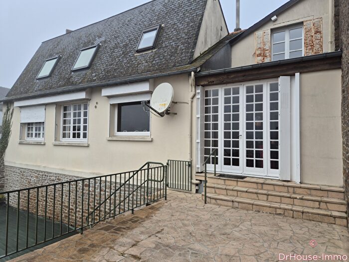 Maison à vendre - Gorron - 8 pièces - 5 chambres