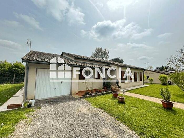 Maison à louer - Eysses, Villeneuve-sur-Lot - 4 pièces - 3 chambres