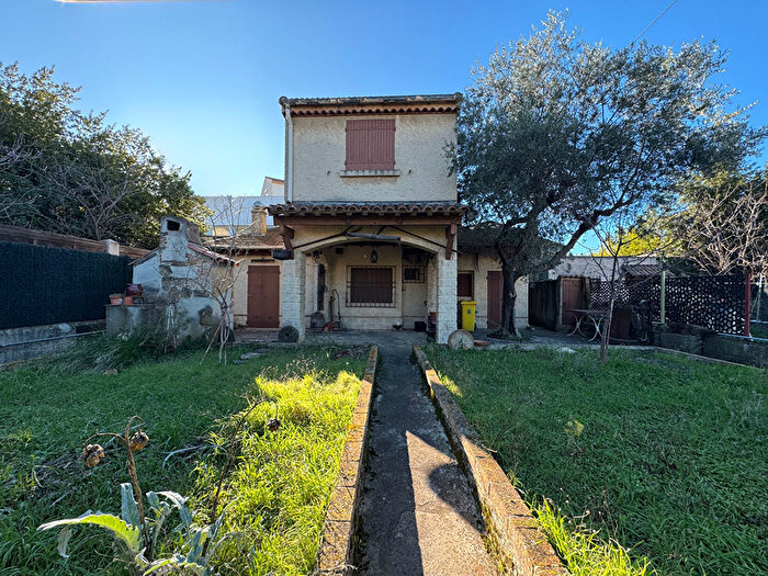 Maison à vendre - Marseille e , Montolivet - 4 pièces - 3 chambres